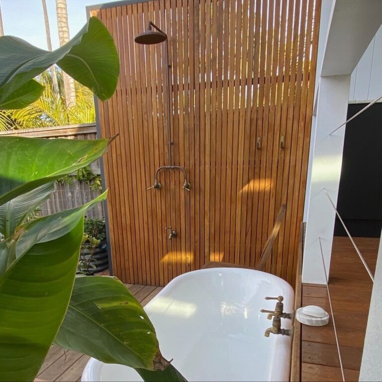 35 Stunning Outdoor Bathroom Ideas for a Nature-Inspired Escape ...