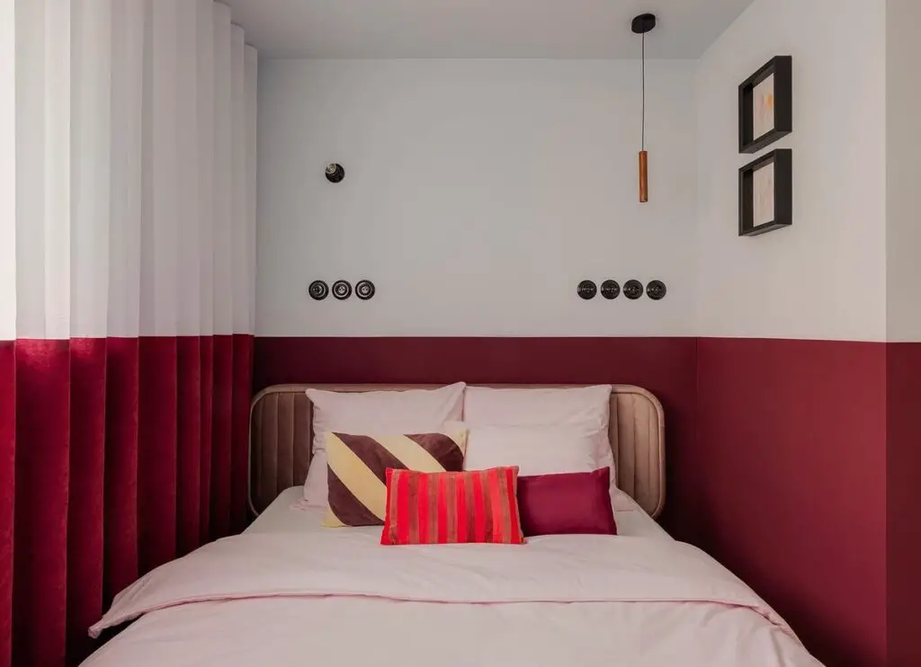 29 Bold Red Bedrooms for a Vibrant and Elegant Space - Velocity Art and ...