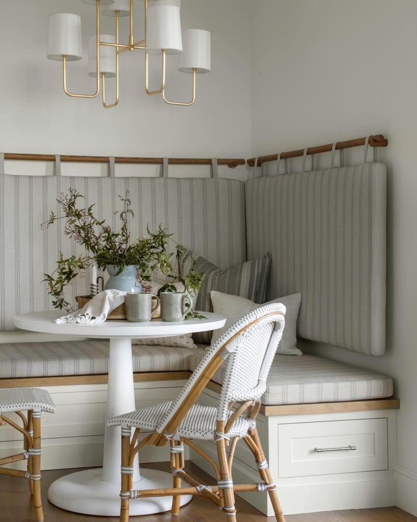 28 Stunning Coastal Dining Room Ideas for a Breezy Beach Vibe ...