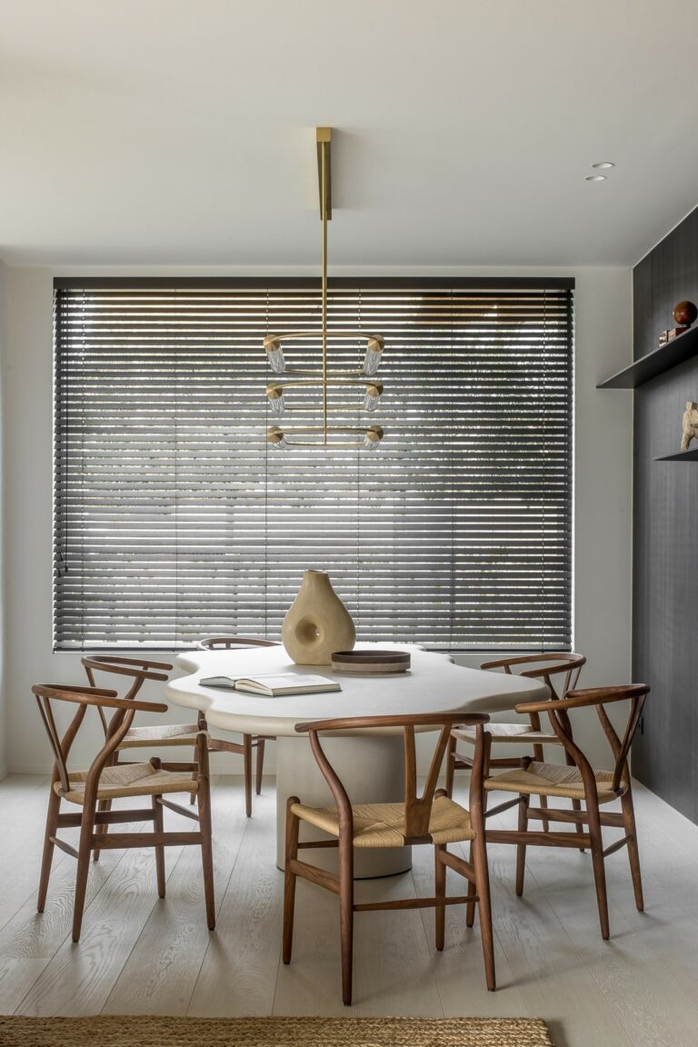 35 Creative Dining Table Decor Ideas for Every Occasion - Velocity Art ...