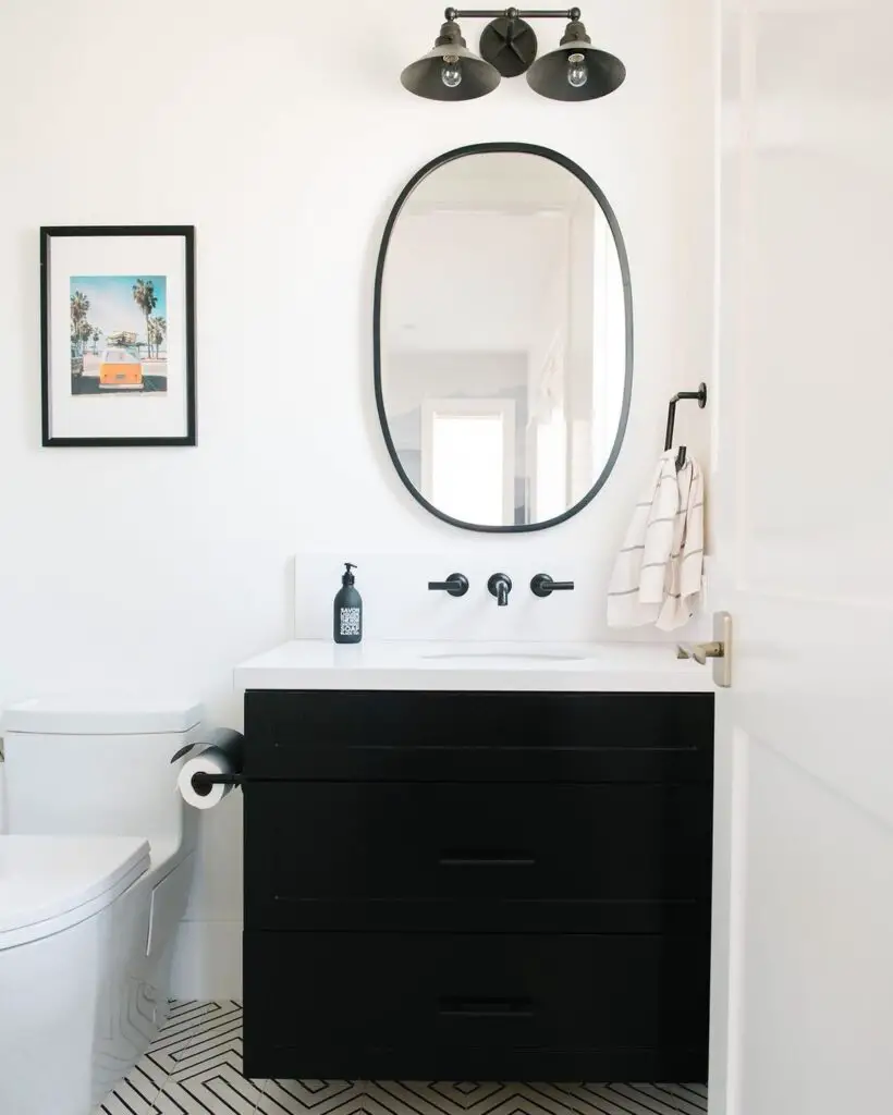 35 Timeless Black and White Bathroom Designs for a Chic, Modern Feel ...