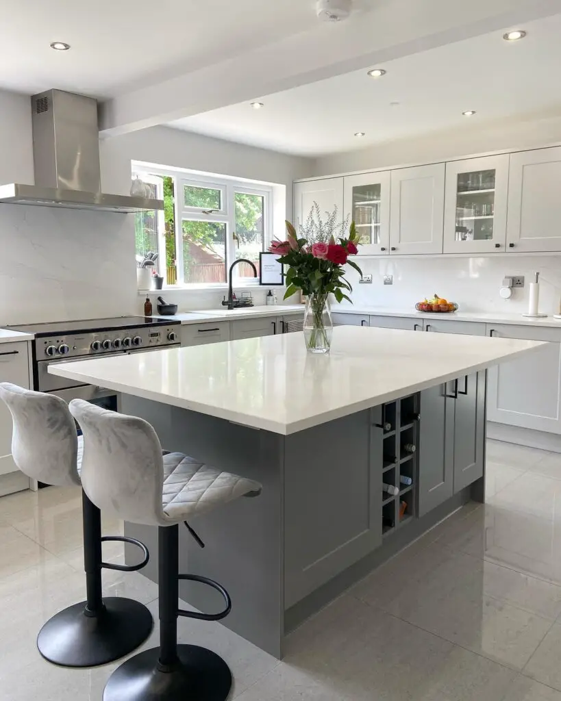 31 Elegant Grey Kitchen Ideas for a Blend of Functionality and Chic ...