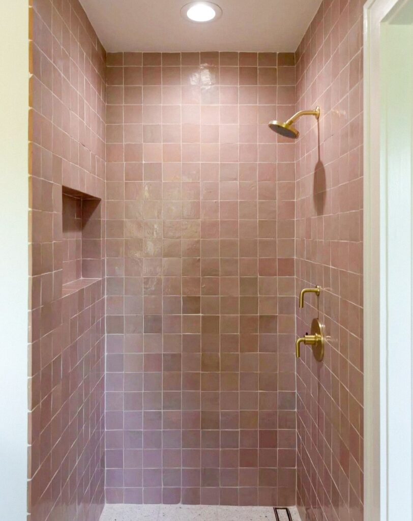 35 Gorgeous Pink Bathroom Ideas for a Playful Yet Elegant Look ...